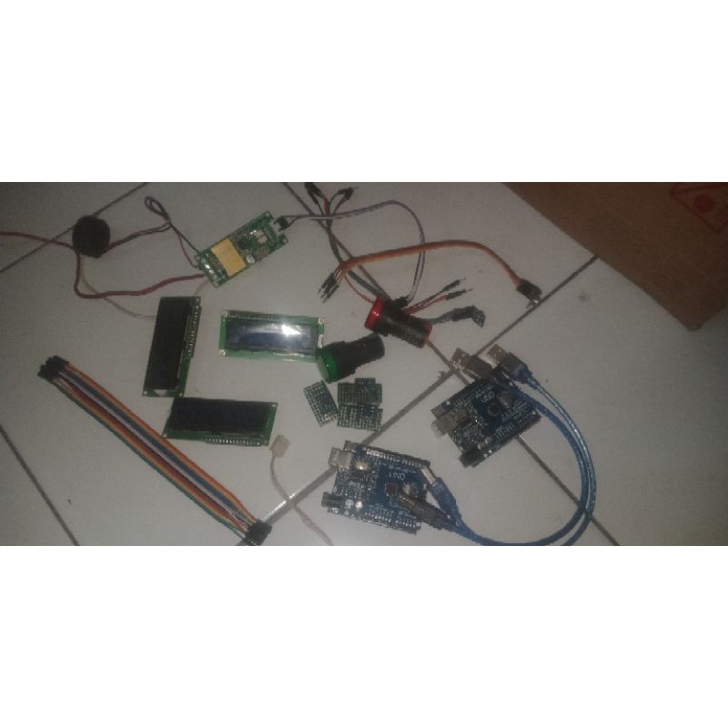 Jual Arduino Uno & I2C LCD 16x2 | Shopee Indonesia