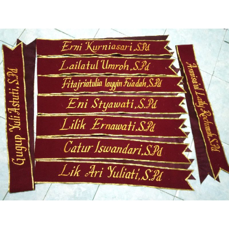 Jual SELEMPANG WISUDA BLUDRU MARON 35RB | Shopee Indonesia