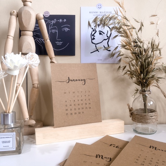 Jual Plain Kalender with Wood Stand | Shopee Indonesia
