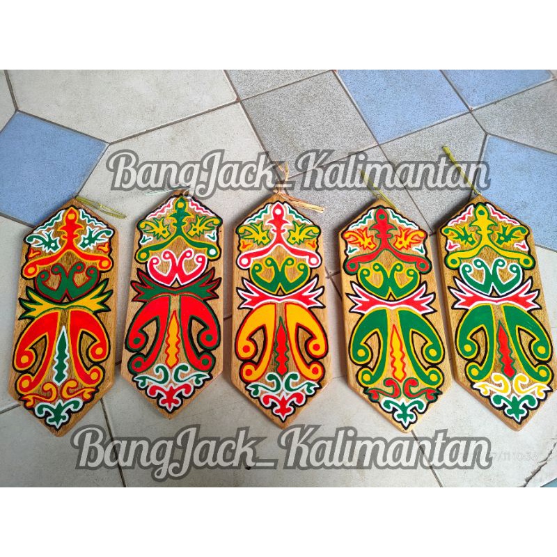 Jual Hiasan Dinding Tameng Khas Kalimantan Lukisan Motif Dayak | Shopee ...