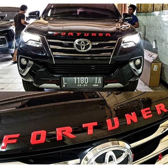 Jual Emblem Mobil KAP MESIN FORTUNER MERAH - Emblem Mobil HOOD TOYOTA ...