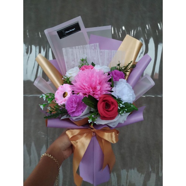 Jual bucket bunga/ bucket bunga artificial/ bucket wisuda/ buket bunga ...