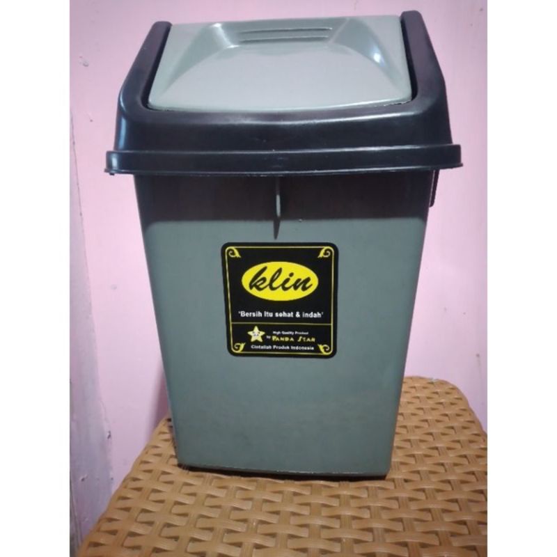 Jual tong sampah tutup goyang / tempat sampah tutup 5 liter | Shopee Indonesia