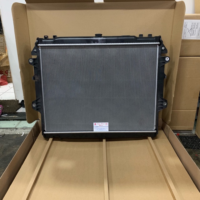 Jual Radiator innova bensin manual original toyota | Shopee Indonesia