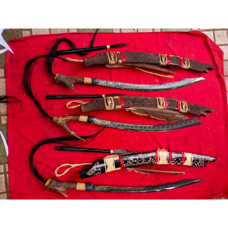 Jual Mandau Senjata Dayak Pusaka Khas Suku Dayak Asli Kalimantan Motif ...