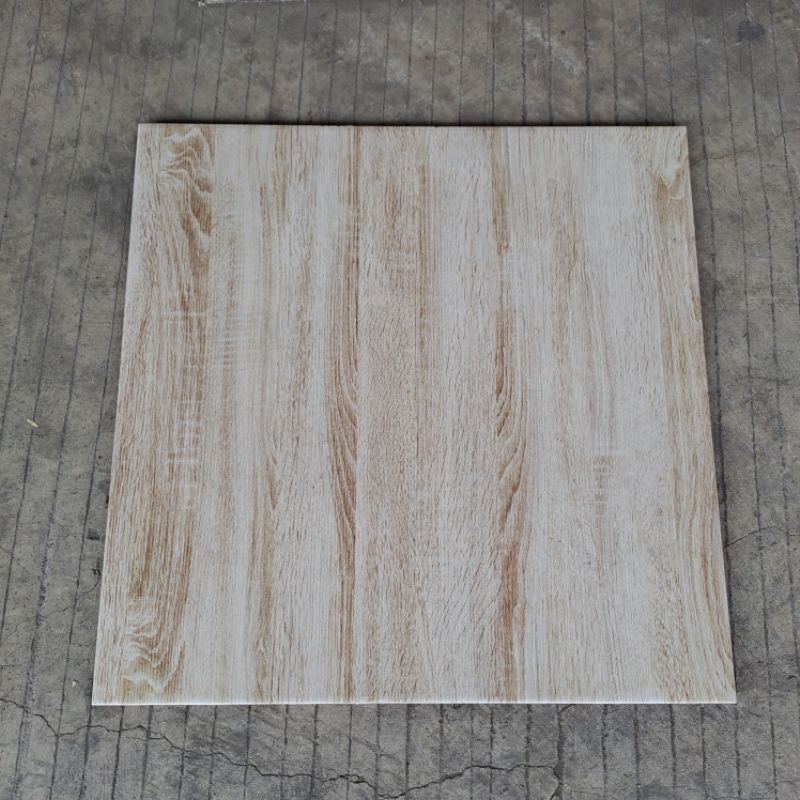 Jual keramik lantai motif kayu doff 50x50 SUNGKAI ABU | Shopee Indonesia