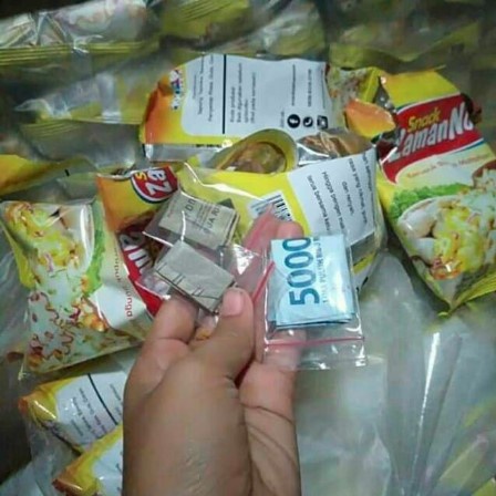 Jual Snack viral berhadiah emas dan uang tunai / ciki termurah / snack ...