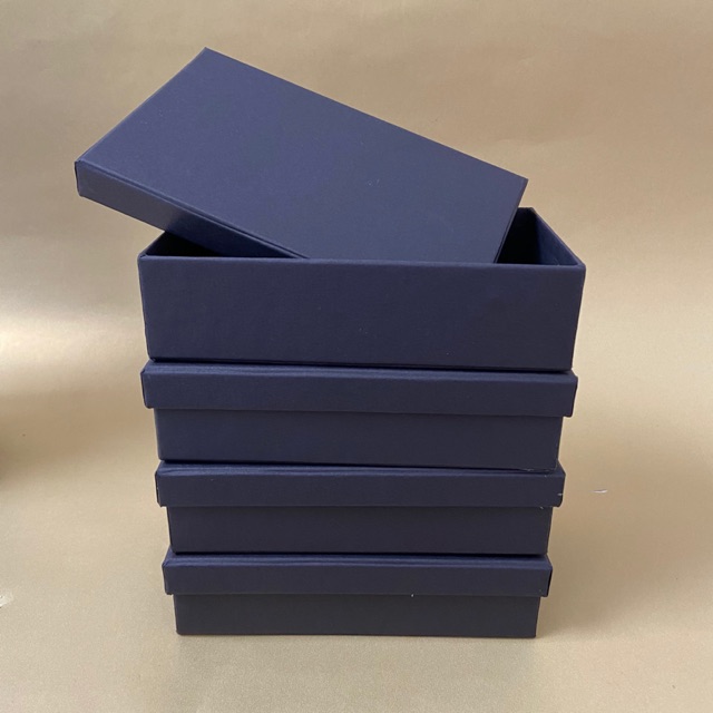 Jual Box hitam / kotak kado hitam 16x10 cm Tinggi 4 cm | Shopee Indonesia