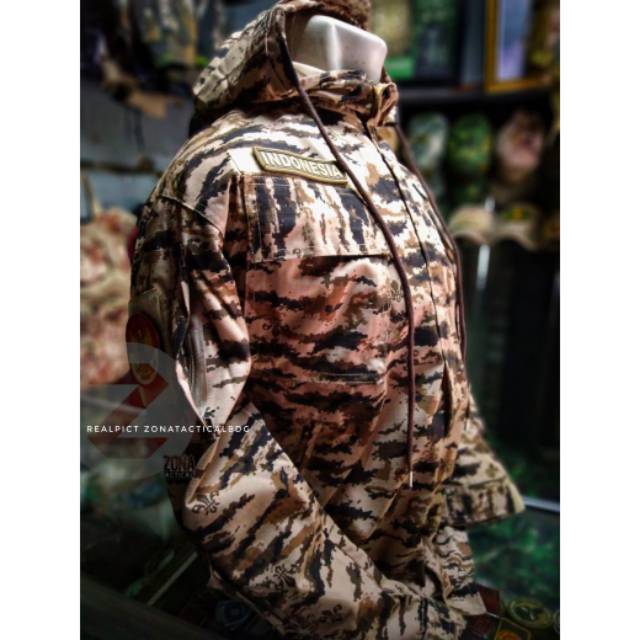 Jual JAKET GUNUNG KAMUFLASE VELCRO PRAMUKA jaket tactical army militer ...