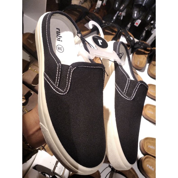 Jual SEPATU SNEAKERS RUBI BLACK | Shopee Indonesia