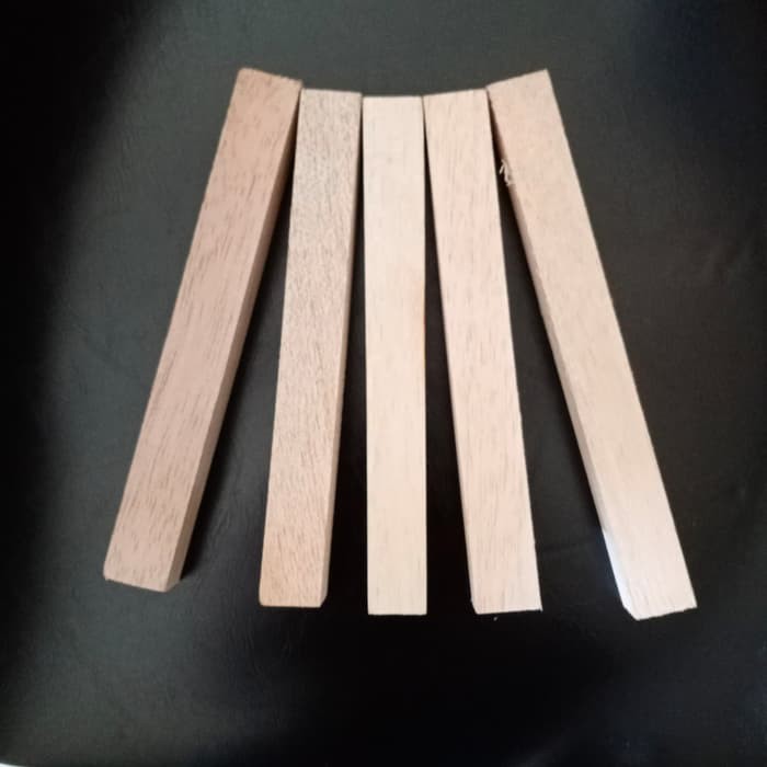 Jual 5pcs Kayu Balsa Stick 20mm Stik 2cm x 2cm Panjang 20cm Balsa Maket ...