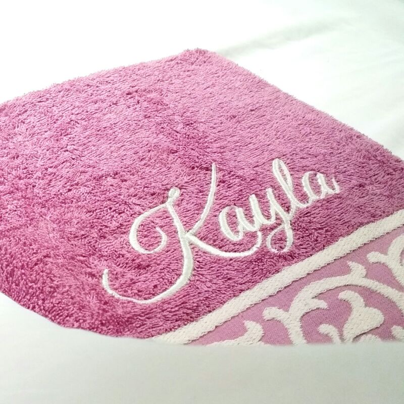 Jual CUSTOM Handuk Bordir Nama Huruf Tulisan Souvenir Hadiah Kado Merah ...