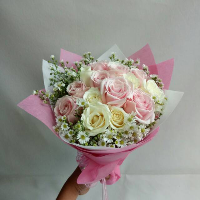 Bucket bunga mawar asli hadiah anniversary | Shopee Indonesia