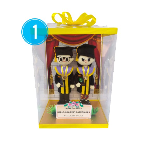 Jual Boneka Couple Wisuda Box Mika Sedang | Kado Wisuda | Gift Wisuda ...
