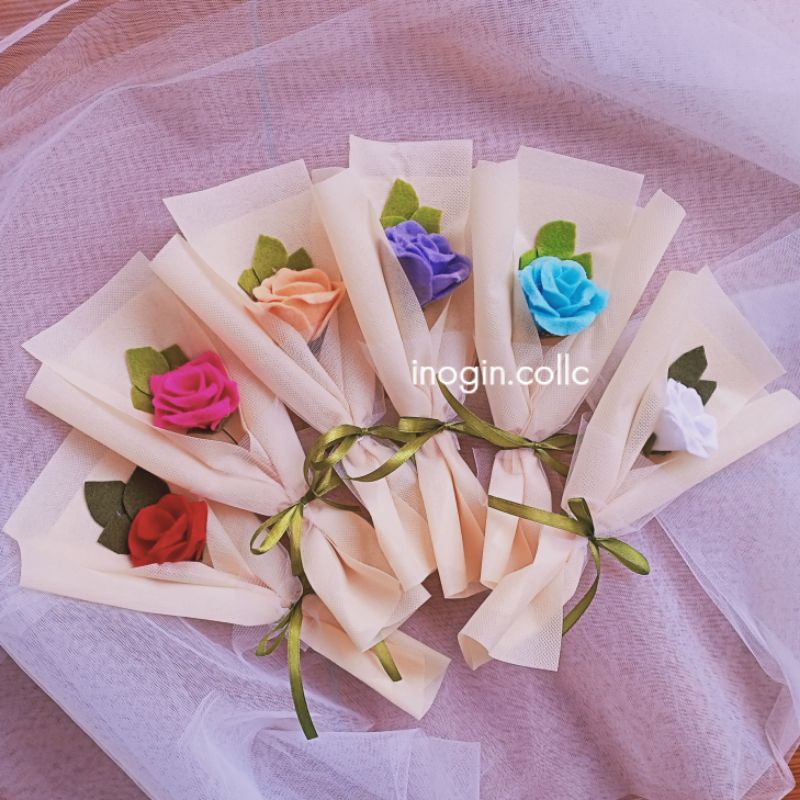 Jual buket bunga mawar flanel pilih warnal bungkus Cream jo | Shopee ...