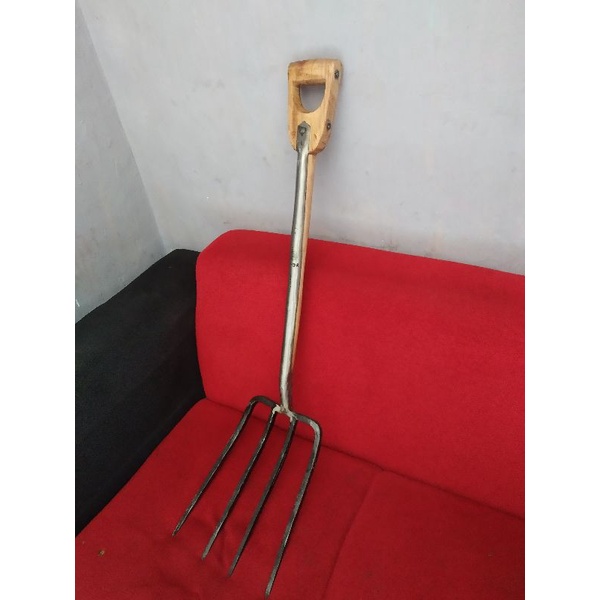 Jual garpu tanah 4 jari tinggi 95 cm dari baja | Shopee Indonesia