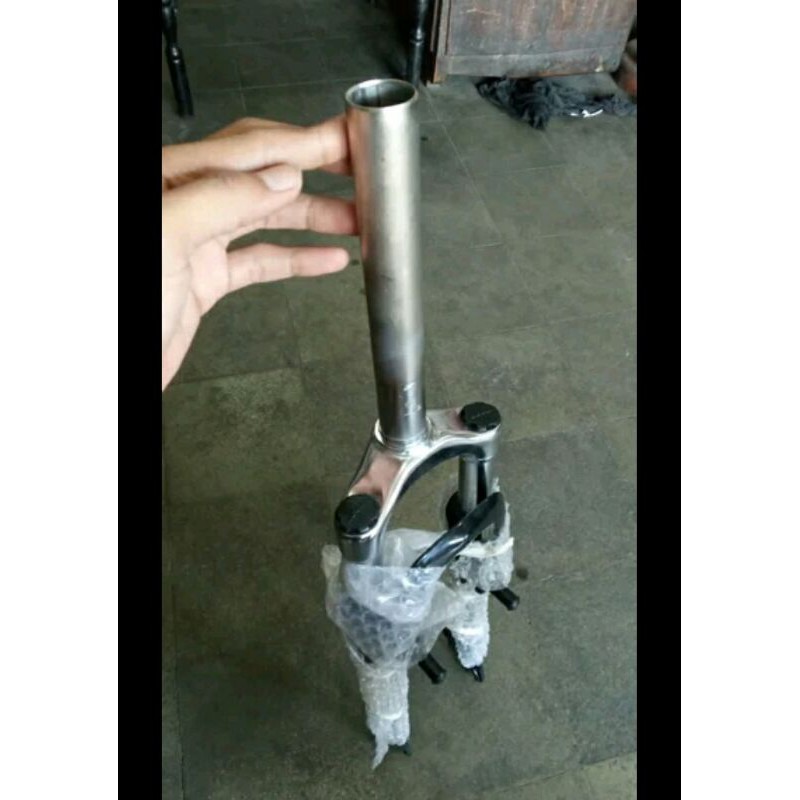 Jual Fork sepeda MTB ukuran 26 zoom | Shopee Indonesia