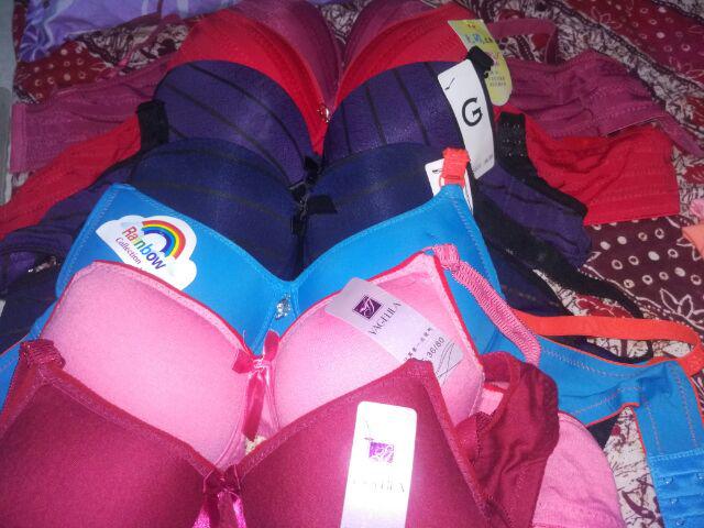 Bra (BH, daleman, pakaian dalam) wanita, cewek, perempuan, lucu ...