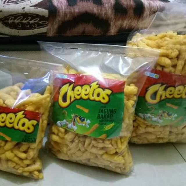 Cheetos jagung bakar /snack kiloan indofood murah / kemasan 250gr ...