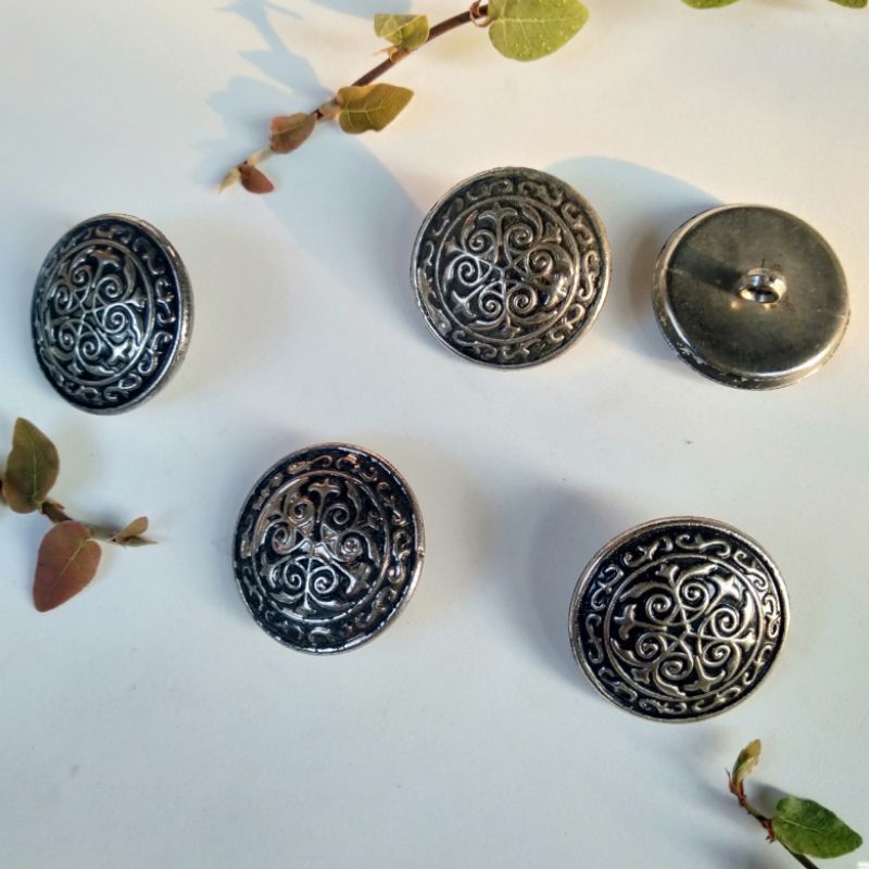 Jual Kancing Jamur Berkaki Silver Batik / Uk 40 Line / 2,5cm | Shopee ...