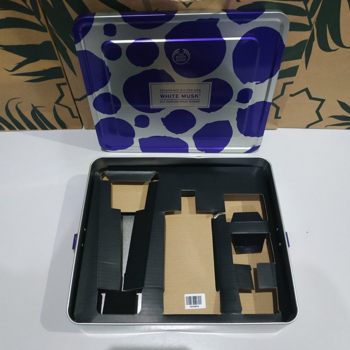 Jual The Body Shop Box Kaleng WHITE MUSK FRAGRANCE KIT FOR MEN Ungu ...