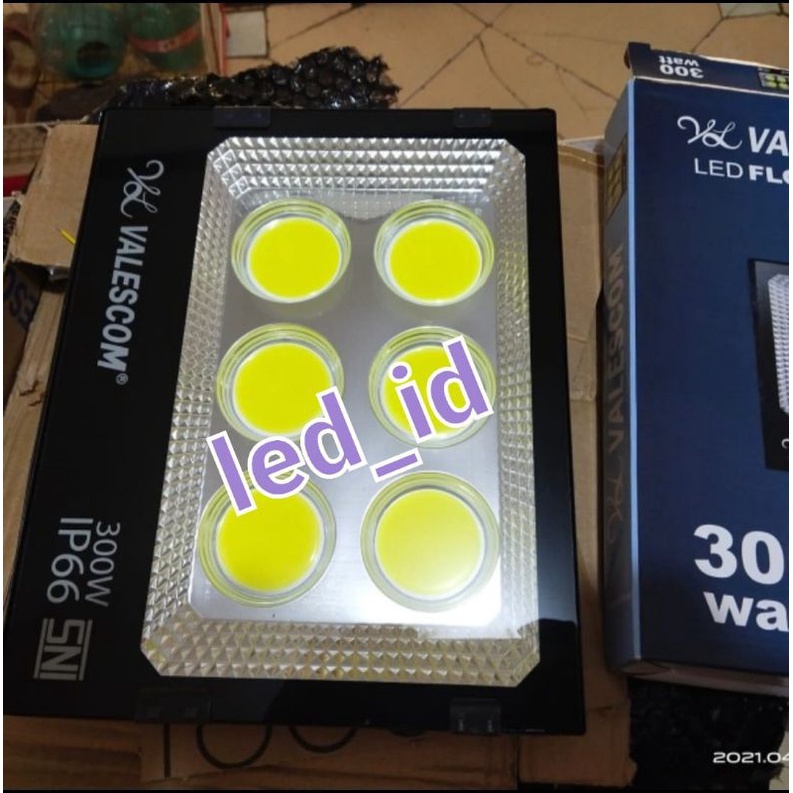 Jual lampu sorot tembak 300 watt mata cob Sni | Shopee Indonesia