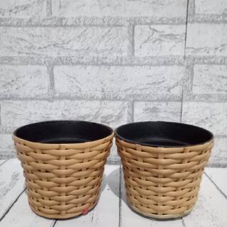 Jual Vas anyaman rotan pot bunga anyaman 12 cm | Shopee Indonesia