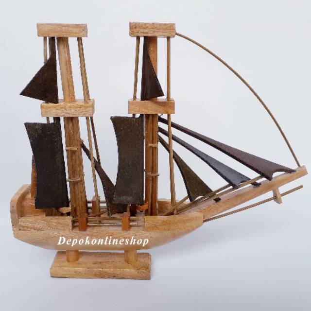 Jual Miniatur Perahu Layar Kayu Hiasan Meja Pajangan Rak Dinding ...