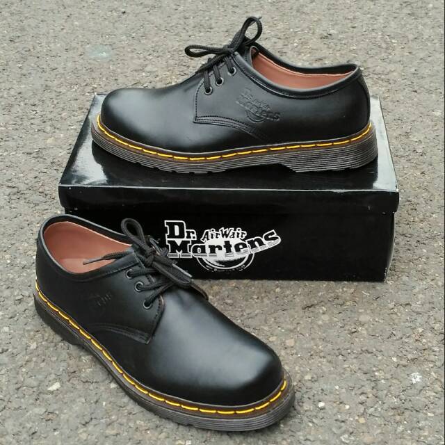 Jual sepatu pantofel dr. martens (docmart) | Shopee Indonesia