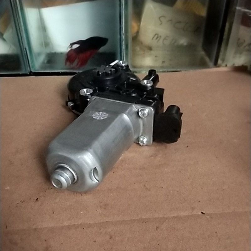 Jual MOTOR POWER WINDOW BELAKANG KANAN TOYOTA INNOVA OLD 2 PIN | Shopee ...