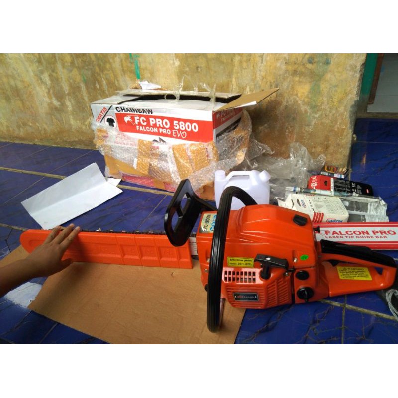 Jual Mesin Chainsaw Falcon Pro 5800 22" Bar Baja Mesin Gergaji Potong ...