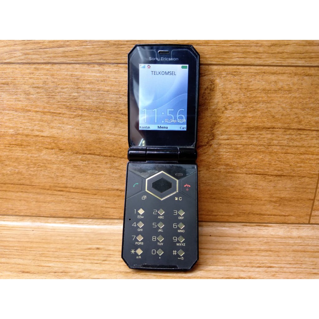 Jual Sony Ericsson F100i Atau F100 I Jalou Handphone Jadul Flip Lipat ...