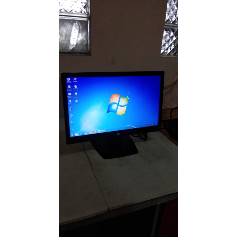 Jual Layar Monitor LED 19 inch HP V194 Wide Screen | Shopee Indonesia