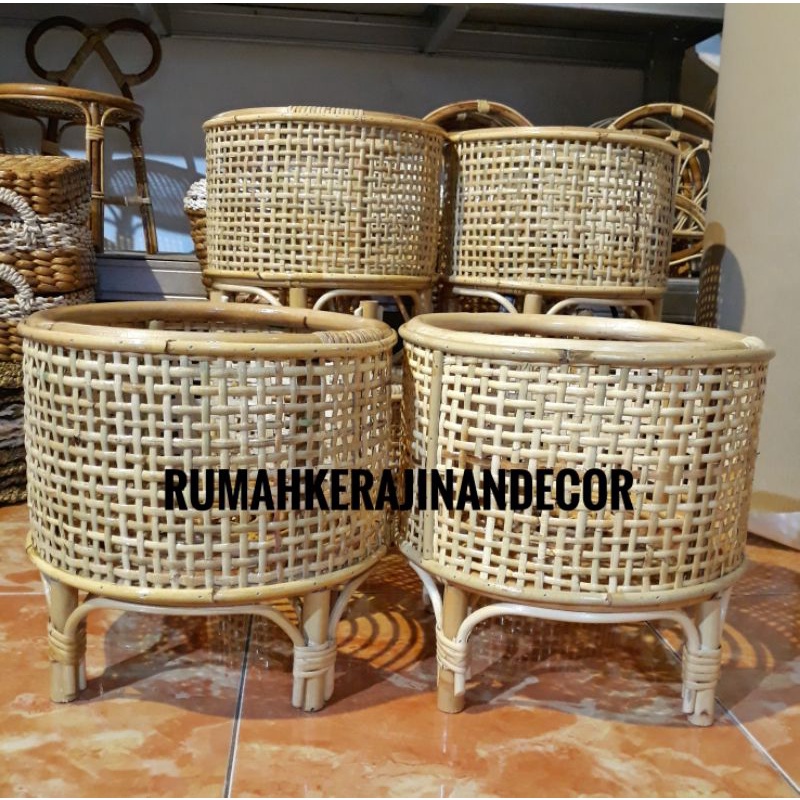 Jual standing pot rotan kaki pendek / pot rotan cantik / rattan ...