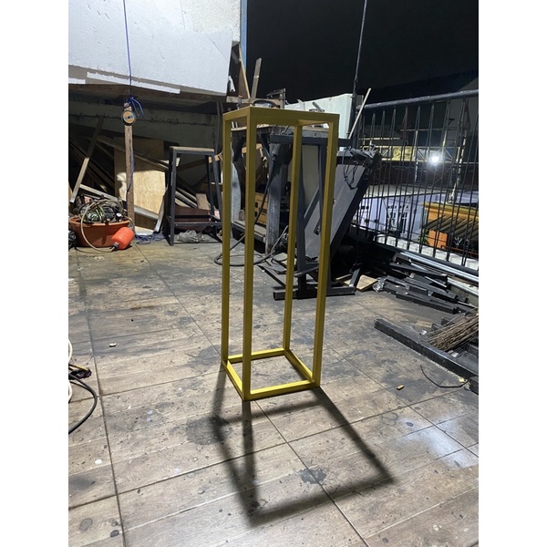 Jual Standing Bunga , vas besi dekorasi | standing vas bunga | Shopee ...