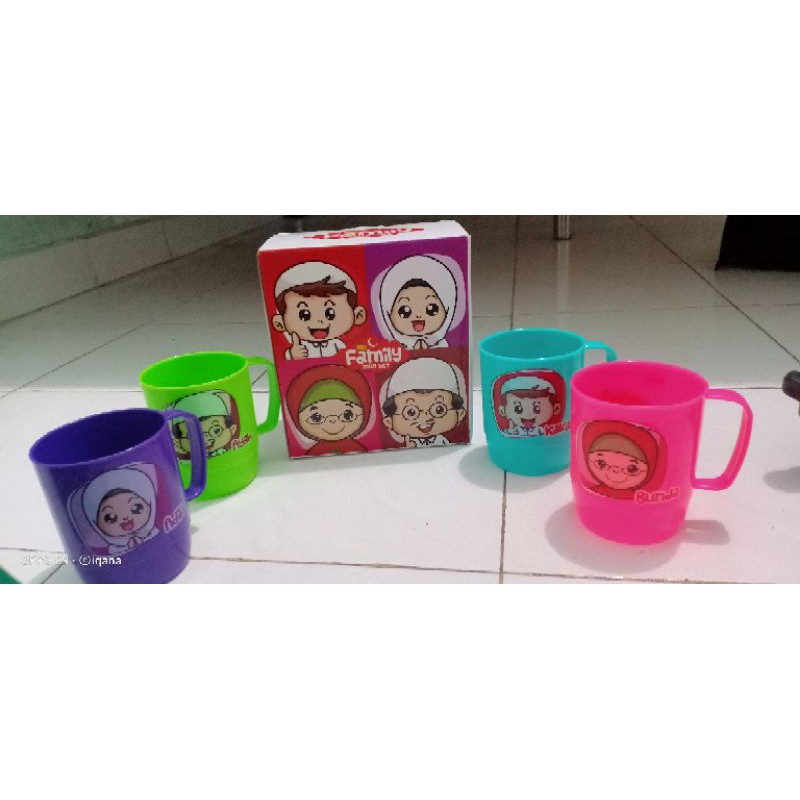 Jual mug family / gelas keluarga / gelas plastik / gelas hadiah ... Jual mug family / gelas keluarga / gelas plastik / gelas hadiah ...
