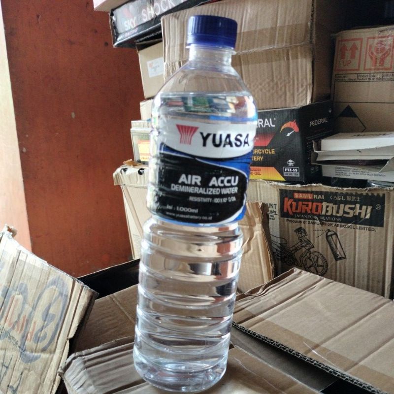 Jual air aki,air accu untuk tambahan 1000ml Yuasa | Shopee Indonesia