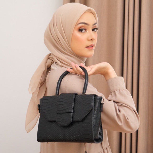 Jual Madhesa Sling Bag - Reloashop - Reloastory - Tas Selempang Wanita ...