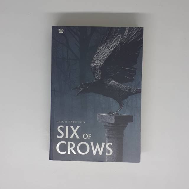 Jual Preloved Buku Novel Six Of Crows Second Bekas | Shopee Indonesia