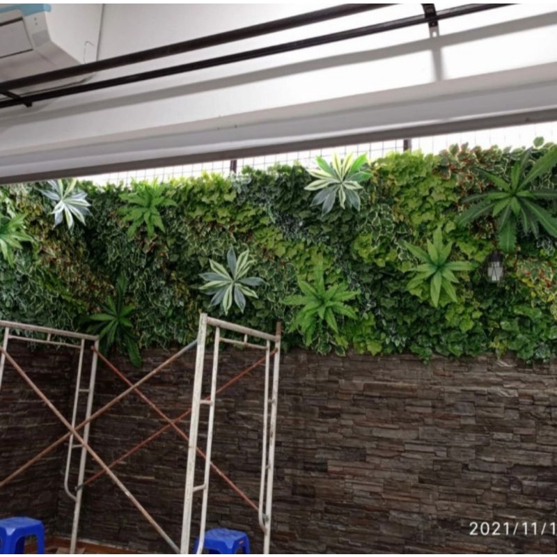 Jual Design Vertical Garden Artificial Dengan Berbagai Tanaman Palsu ...