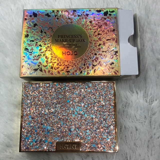 Jual Hojo makeup pallete eye shadow ( baru pake 2x) | Shopee Indonesia
