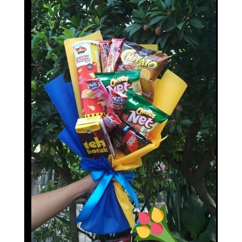 Jual BUKET SNACK WISUDA/BUKET SNACK/ BUKET ULTAH | Shopee Indonesia
