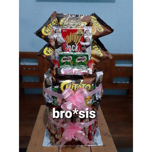 Jual kue ultah snack / kue ulang tahun snack/parcel snack | Shopee ...