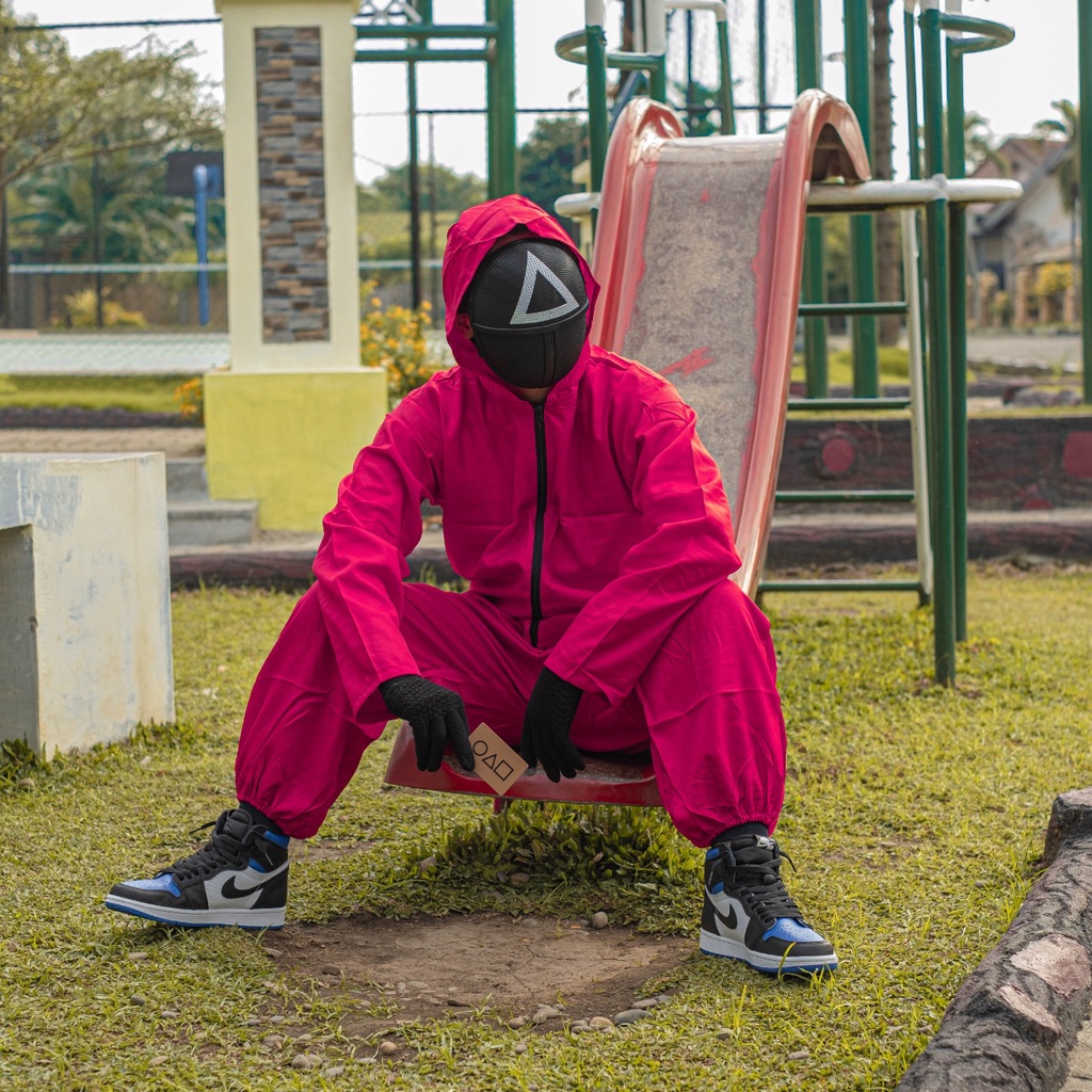 Jual SquidGame Mask Staff Guard/ Topeng / Cosplay (Free Invitation Card ...