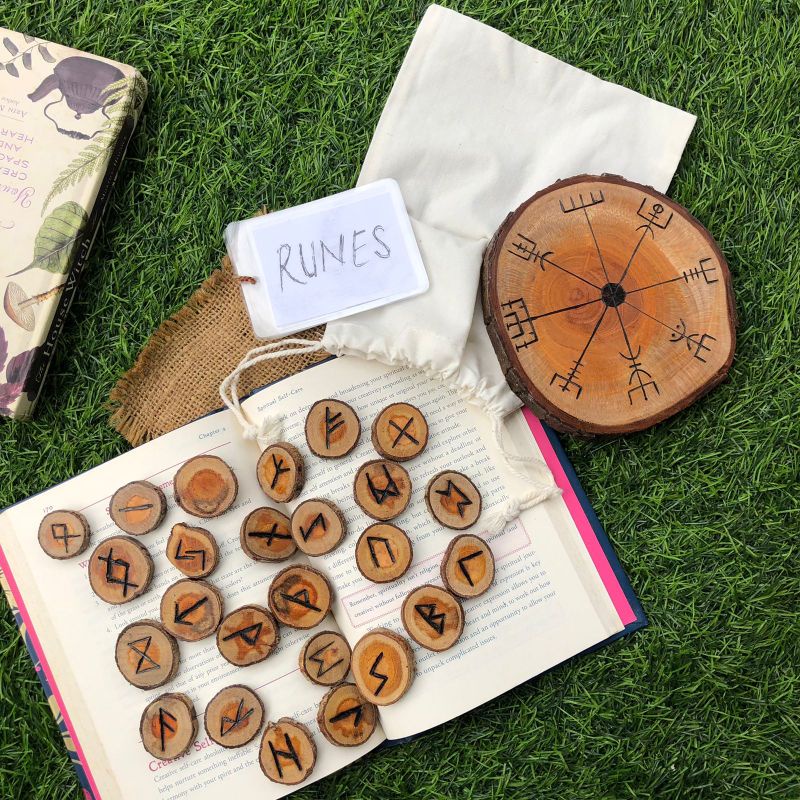 Jual Runes Board Game - Fortune Teller - Ramalan - Rune Viking - Tarot ...