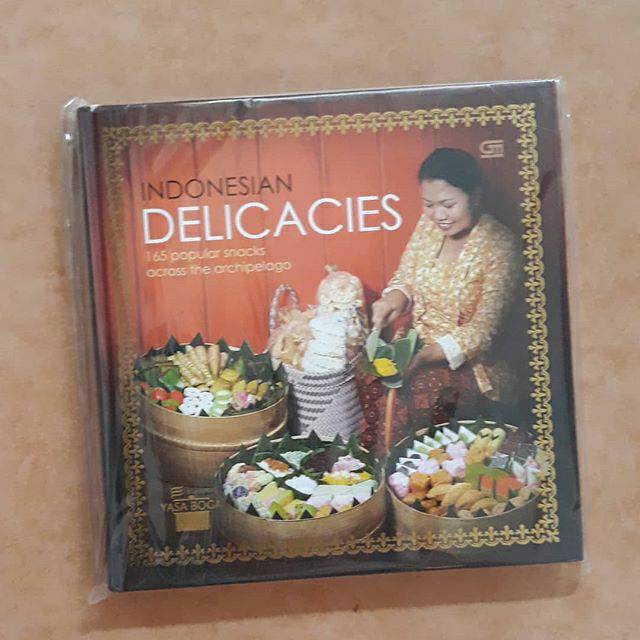 Jual Buku indonesian Delicacies165 Snack Populer Indonesia Indonesia ...