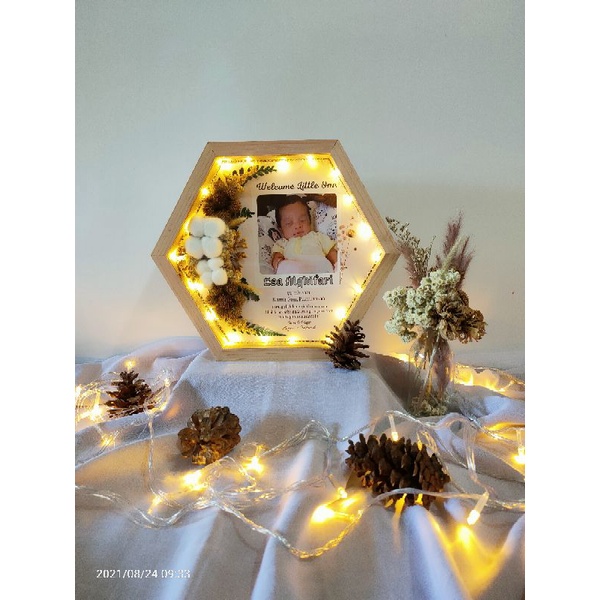 Jual FRAME HEXAGONAL - KADO WISUDA - KADO WEDDING - KADO ULTAH | Shopee Indonesia