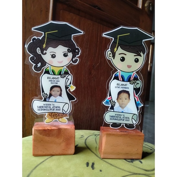 Jual plakat wisuda akrilik dg foto | Shopee Indonesia