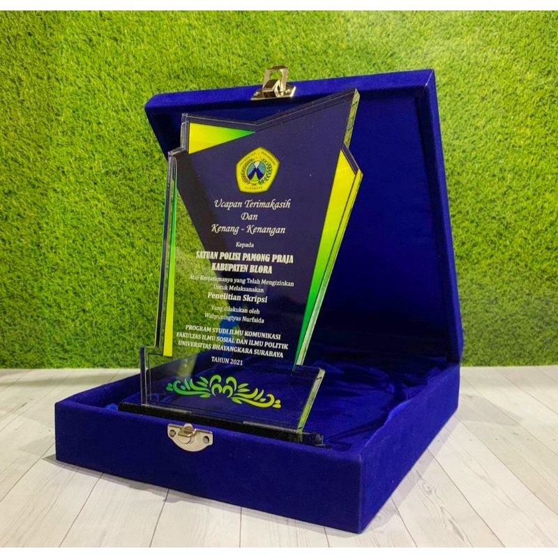 Jual Plakat Kenang - kenangan Plakat Wisuda Plakat Penghargaan Plakat ... Jual Plakat Kenang - kenangan Plakat Wisuda Plakat Penghargaan Plakat ...