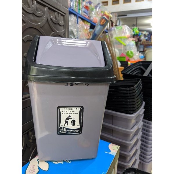 Jual Tempat sampah plastik kotak tutup goyang ukuran 5L yutaka | Shopee Indonesia